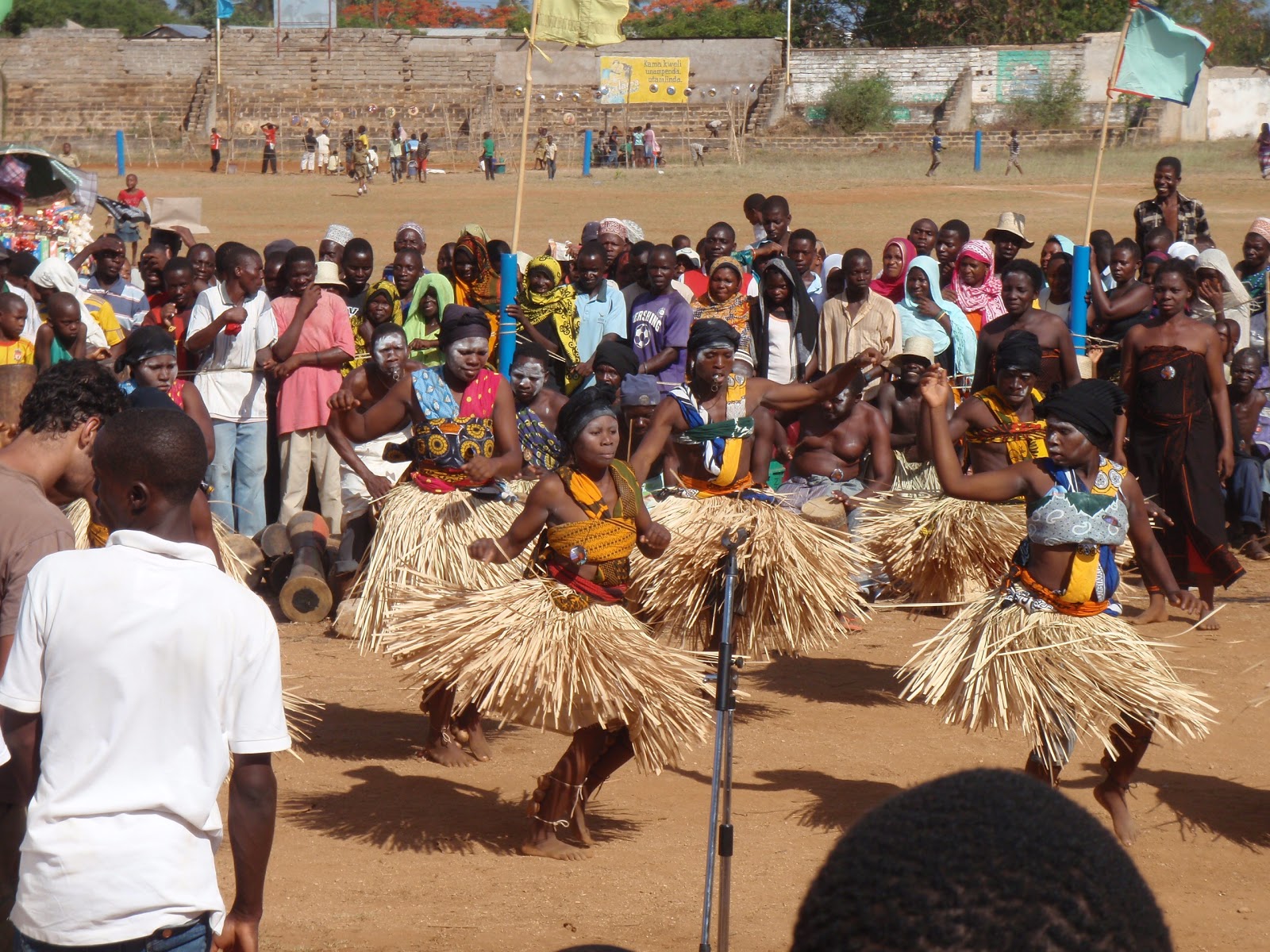 MAKUA PEOPLE: MOZAMBIQUE`S LARGEST MATRIARCHICAL TRIBE WHICH STILL ...