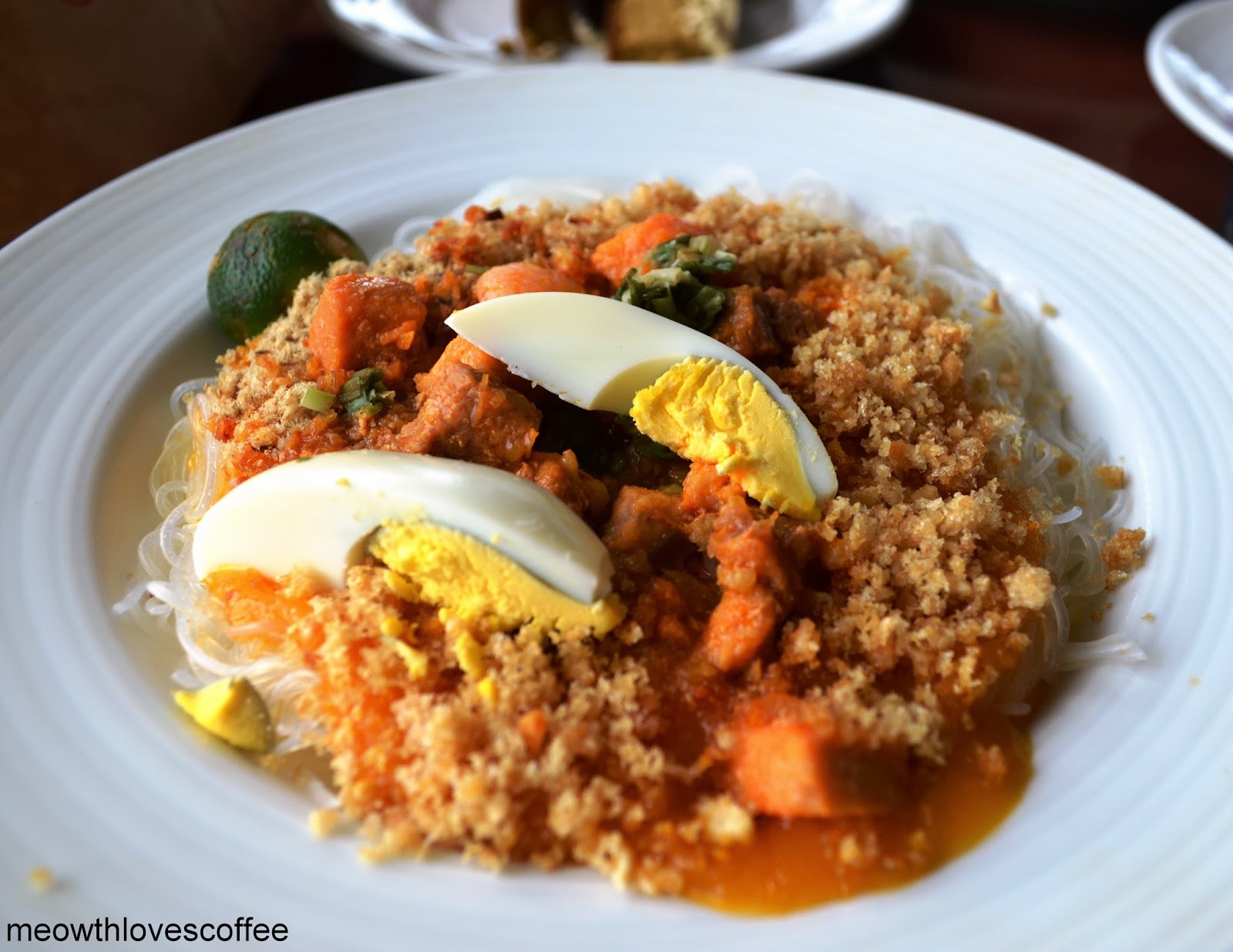 Meowth! : Macaroons for a Cause only at Red Ribbon