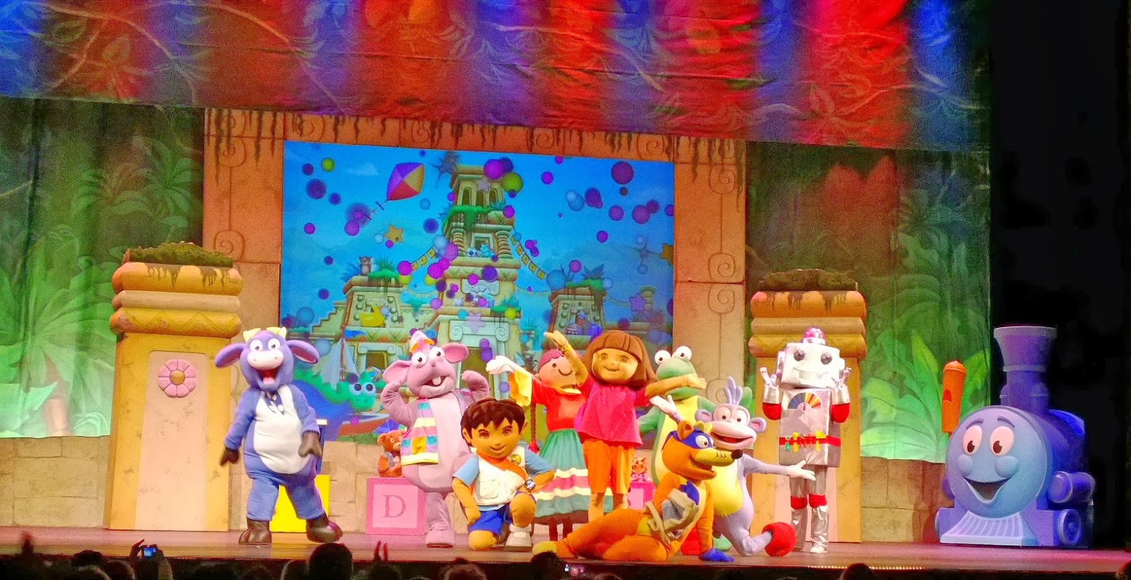 Dora The Explorer Live! Search for the City of Lost Toys: An ...