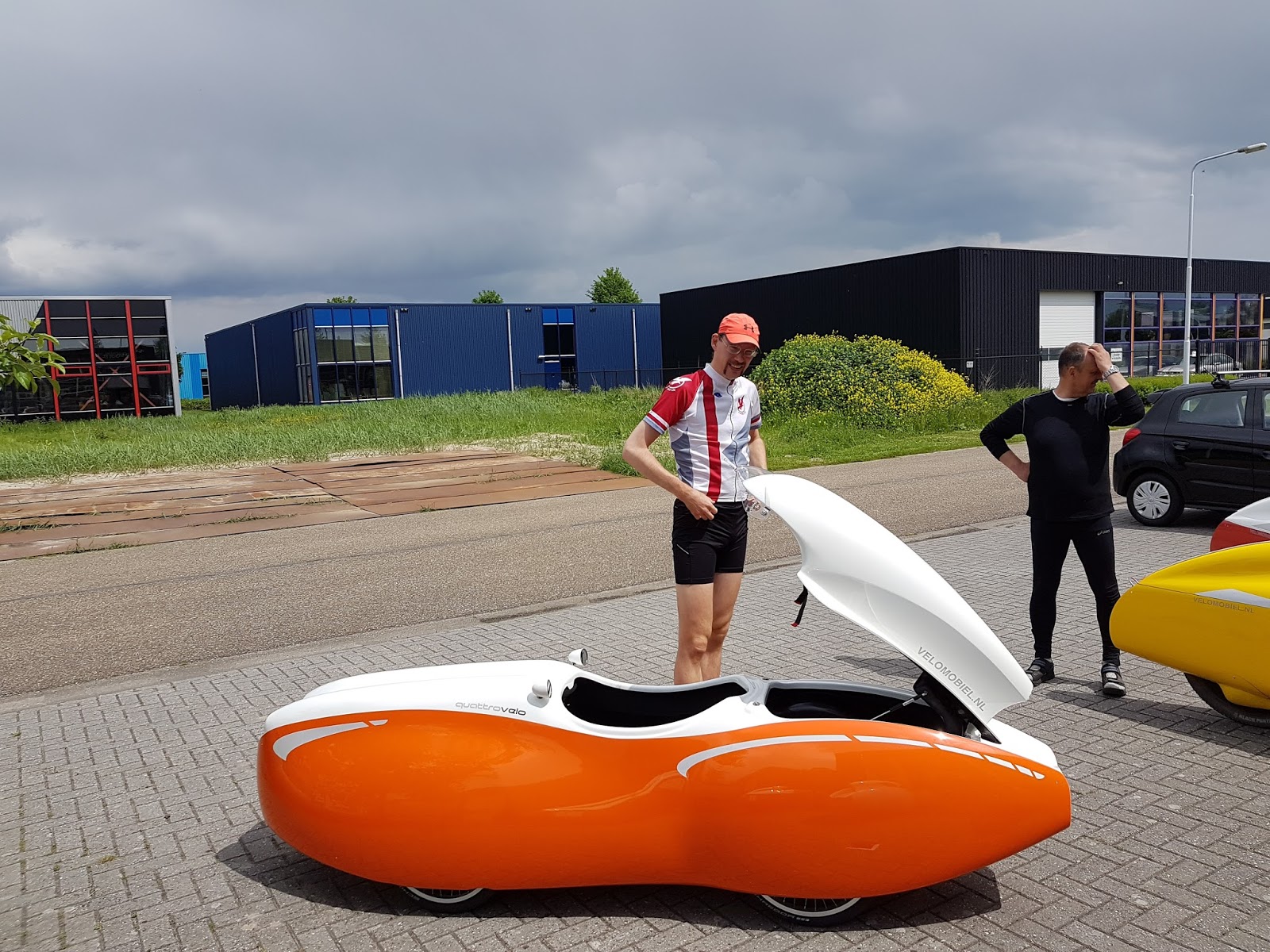 Wieringer-Velomobiel: Quattrovelo(xl?) Velomobiel voor lange mannen.