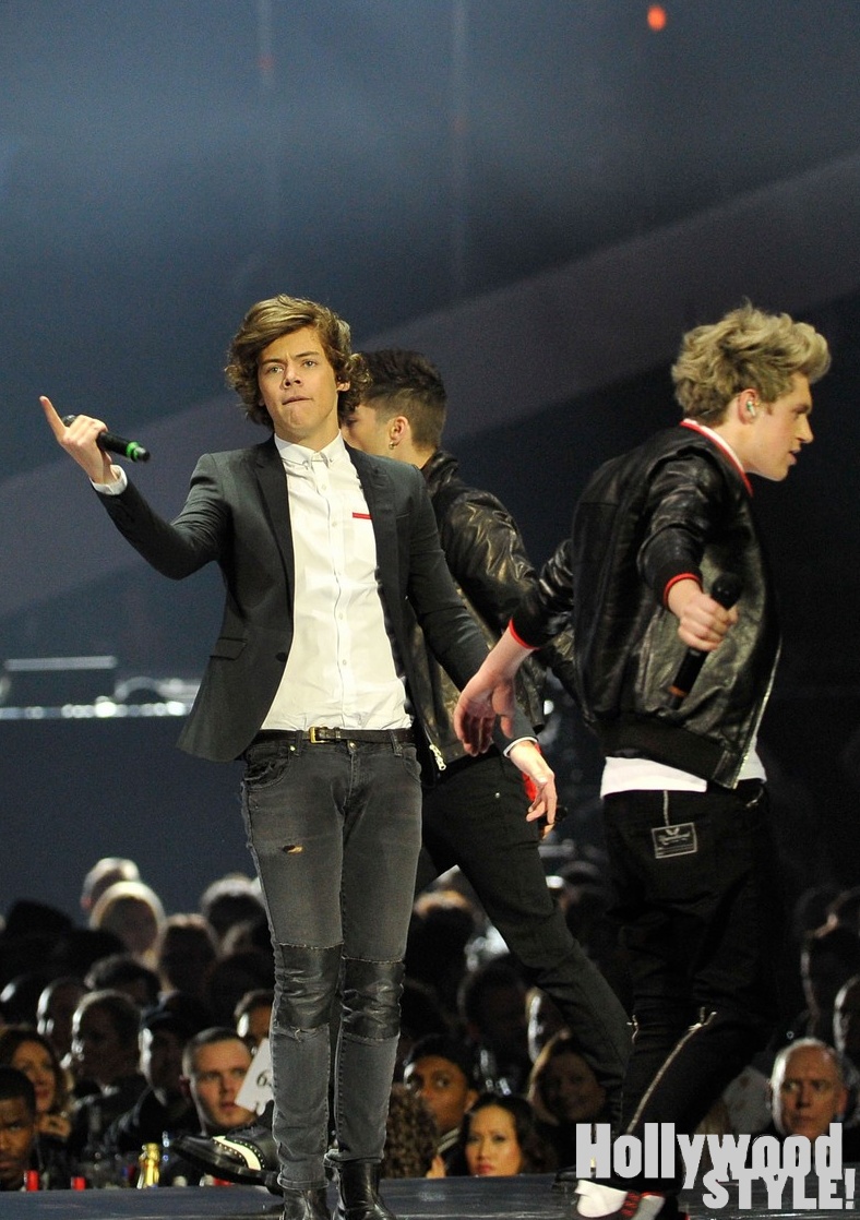 One Direction: 'One Way Or Another' en los BRIT Awards 2013 ~ Hollywood ...