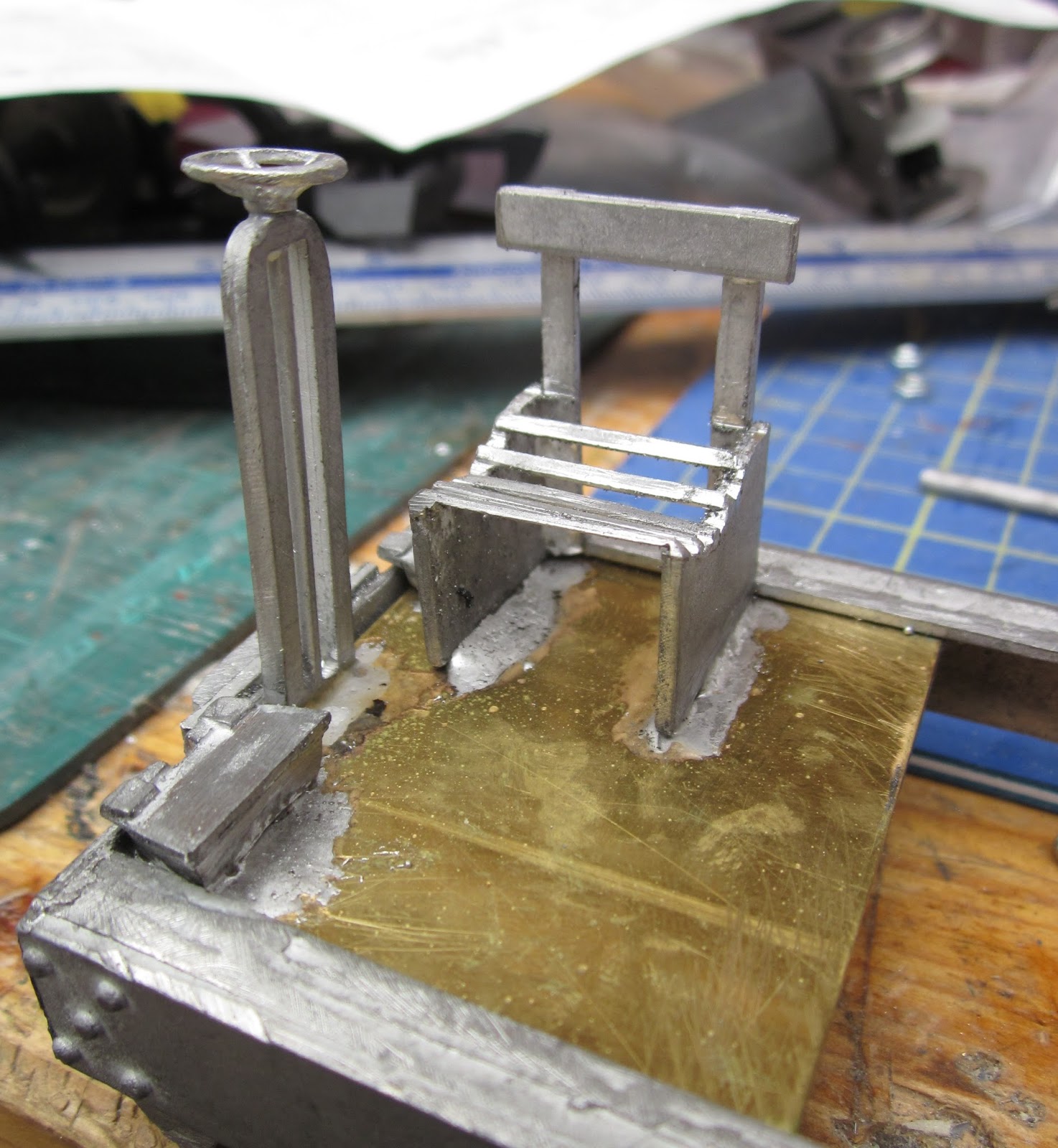 Peckforton Light Railway: How I constructed a plate frame Simplex loco ...