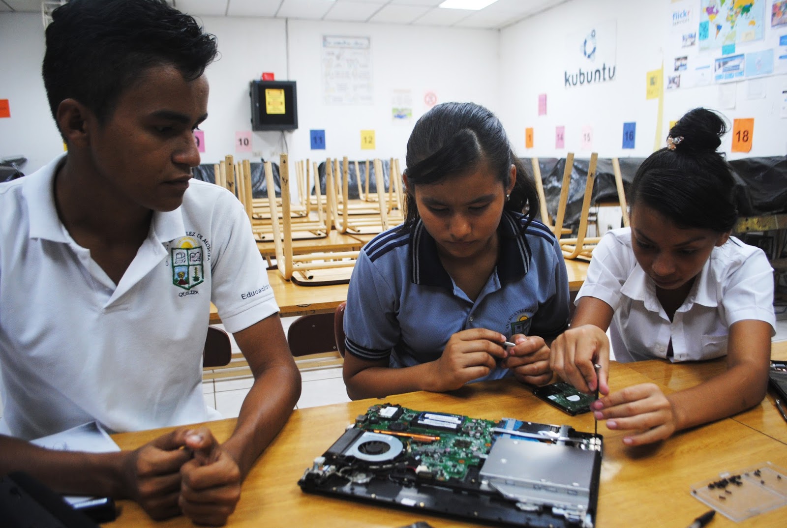 Taller de Reparación de Computadoras - CE Ana Rita Vélez