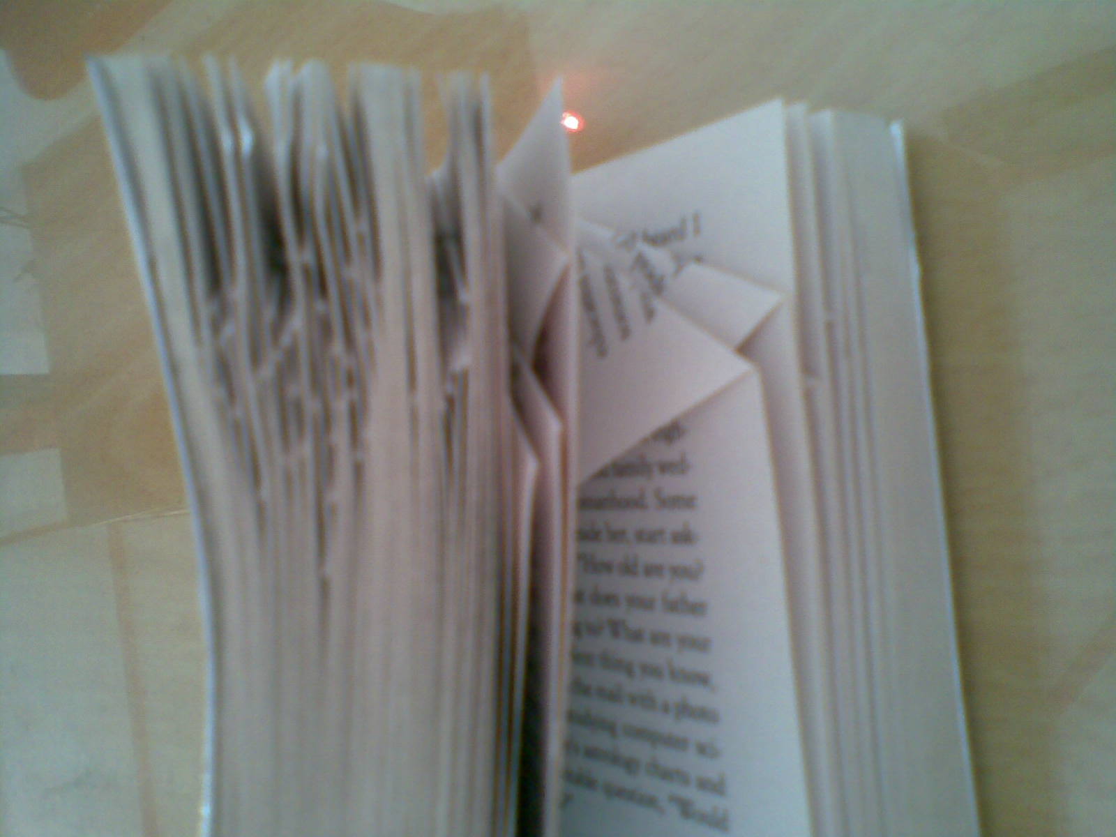 TIPS MERAWAT BUKU DAN RESENSI BUKU