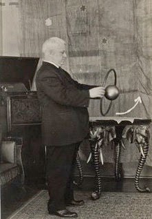 Carnegie: Magic Detective: The Floating Ball Illusion History