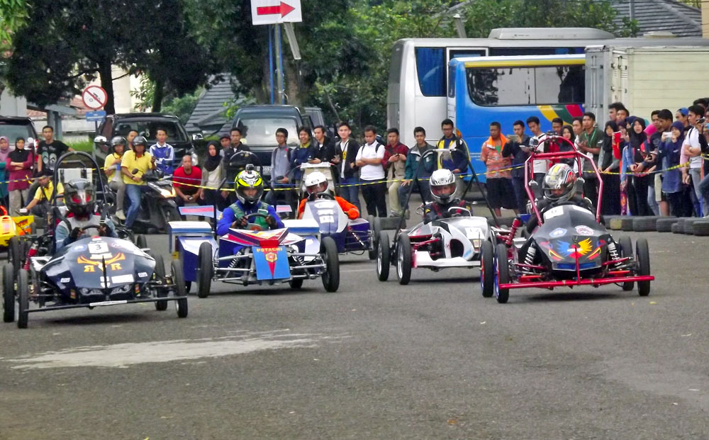 KOMPETISI MOBIL LISTRIK INDONESIA, live report KMLI-7 ~ Electric Art ...
