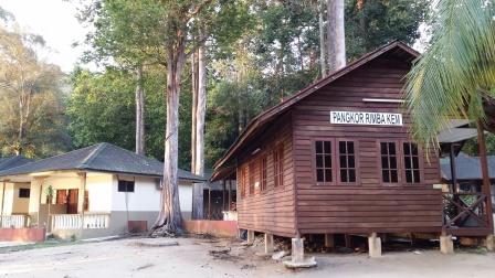 qilla: Pangkor Rimba Kem