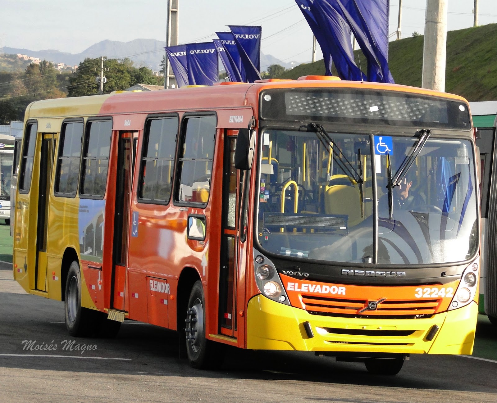 Moisés Magno - MINASBUS -: Transvia 32242 na Volvo Experience