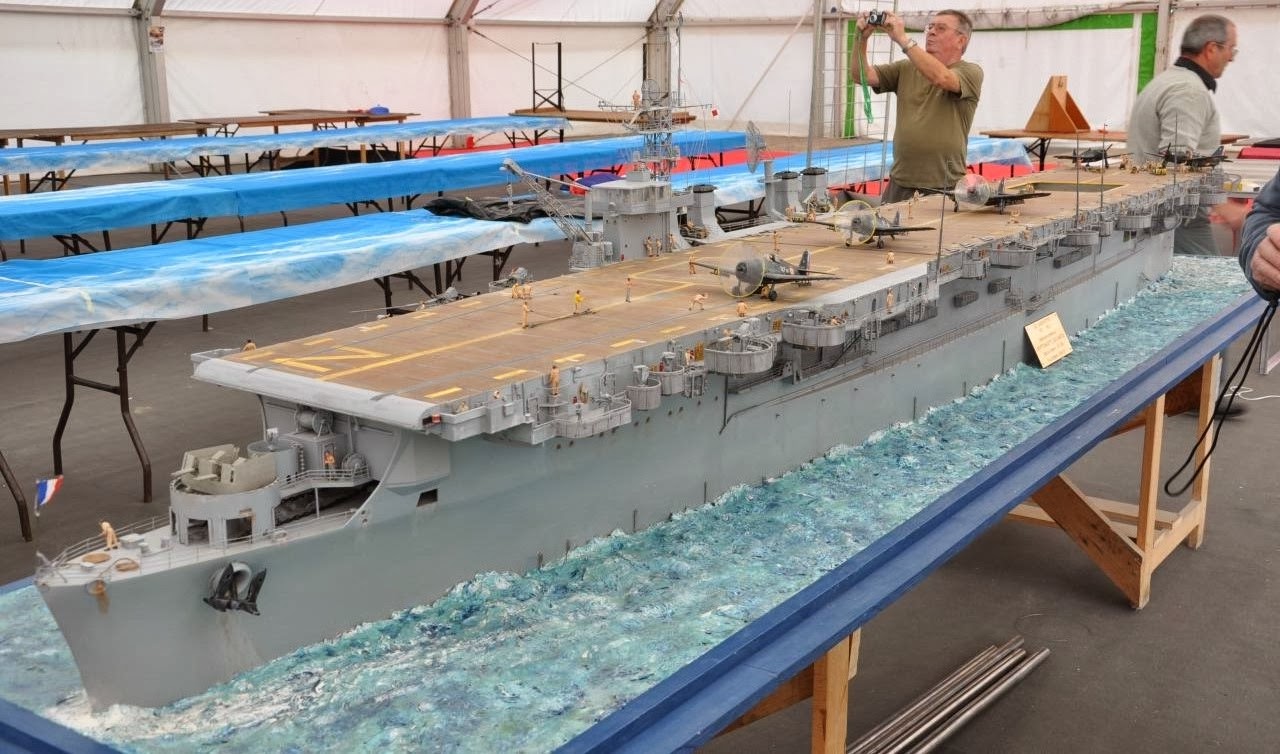 1/144 airbattle: Porte-avions La Fayette - La Fayette aircraft carrier