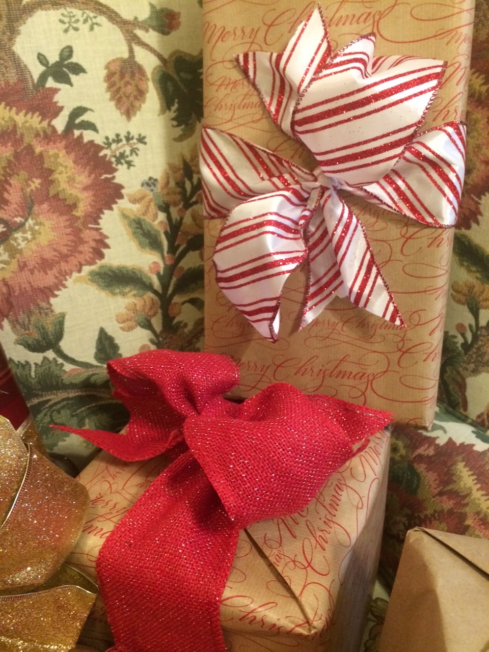 Navy and White Prep: How to Wrap Beautiful Christmas Presents