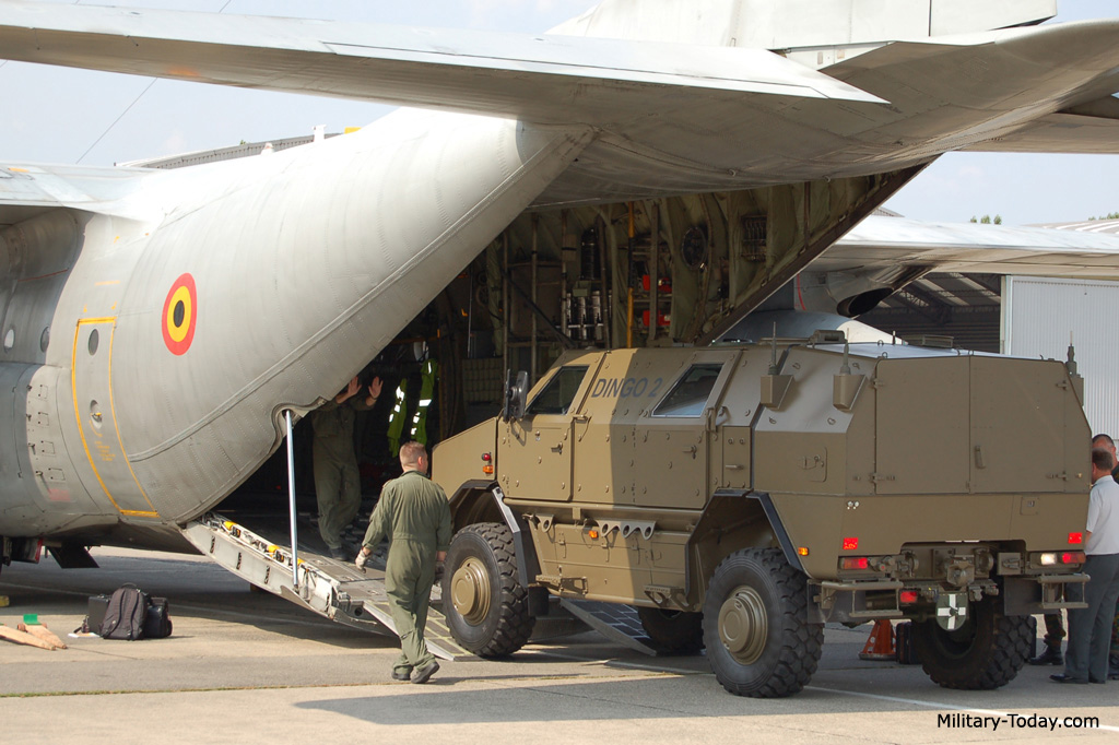 WARFARE Blog: KRAUSS-MAFFEI WEGMANN DINGO 2. O Super Jeep Alemão.