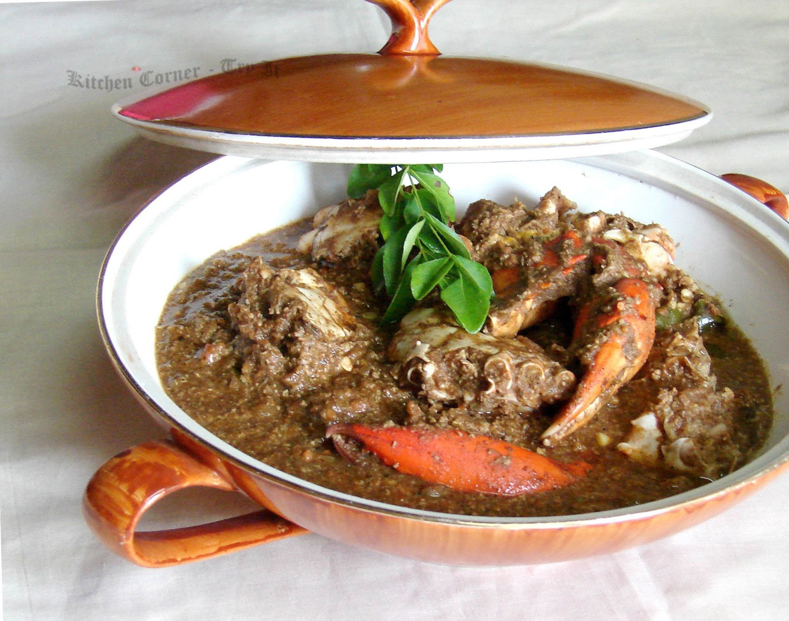 Njandu/Crab Masala Curry- Kerala Crab Curry with Roasted Coconut
