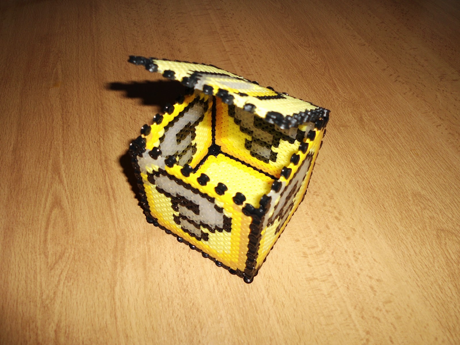 MeGustaHAMABEADS.com: Hucha o cubo HamaBeads Parte 2