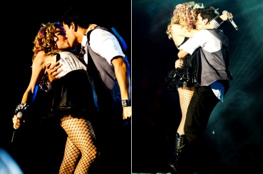 Rebeldesmaníacos: Fãs enlouquecem com beijo entre Lua e Arthur em show no RS