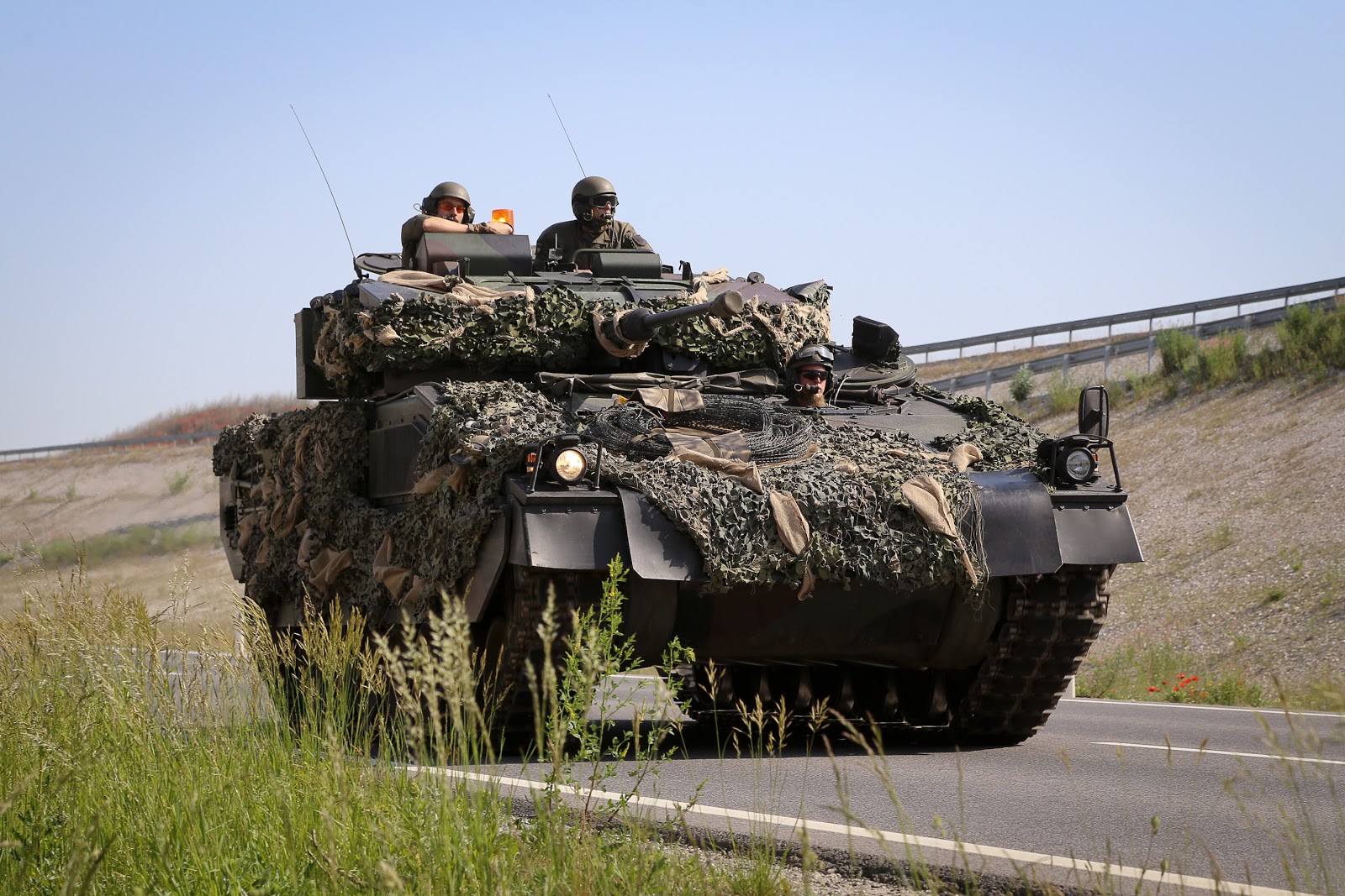 SNAFU!: Austrian Army "Ulan" IFV in the field (pics)