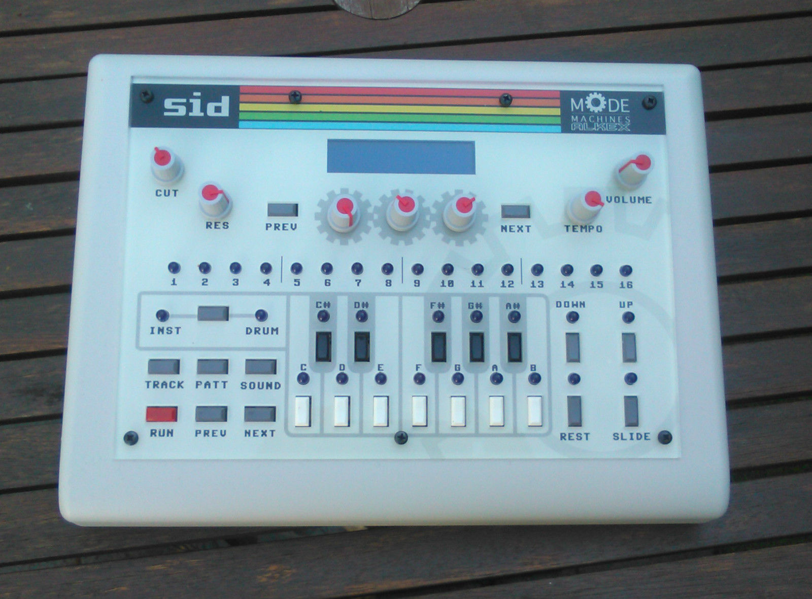 MATRIXSYNTH: mode machines sid, 8bit chiptunes style synthesizer