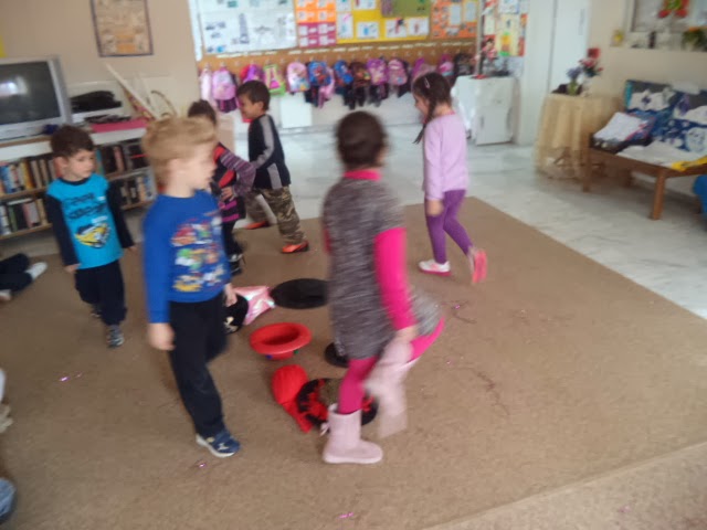 .~~kindergarten teacher ~~ΝΗΠΙΑΓΩΓΟΣ.....ΧΡΩΜΑΤΑ ΚΑΙ ΑΡΩΜΑΤΑ ...