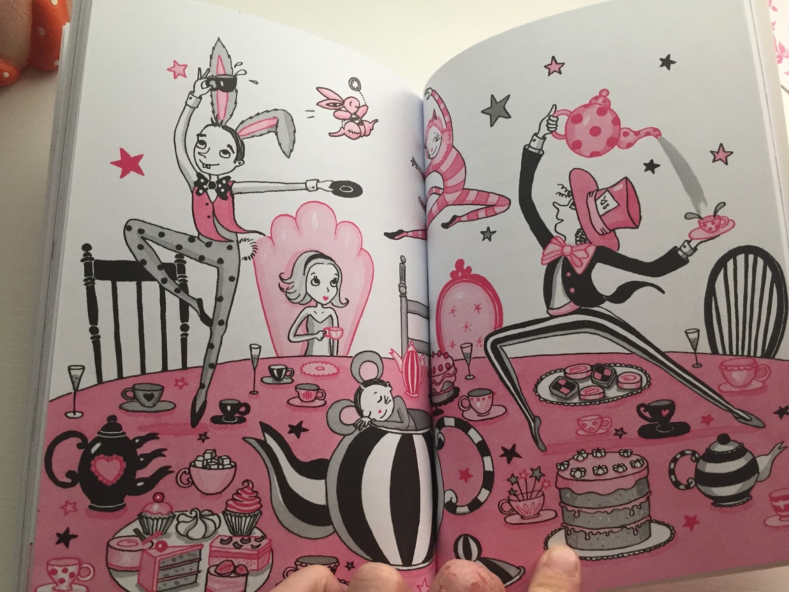 Adivina quien lee: Isadora Moon va al ballet - Harriet Muncaster