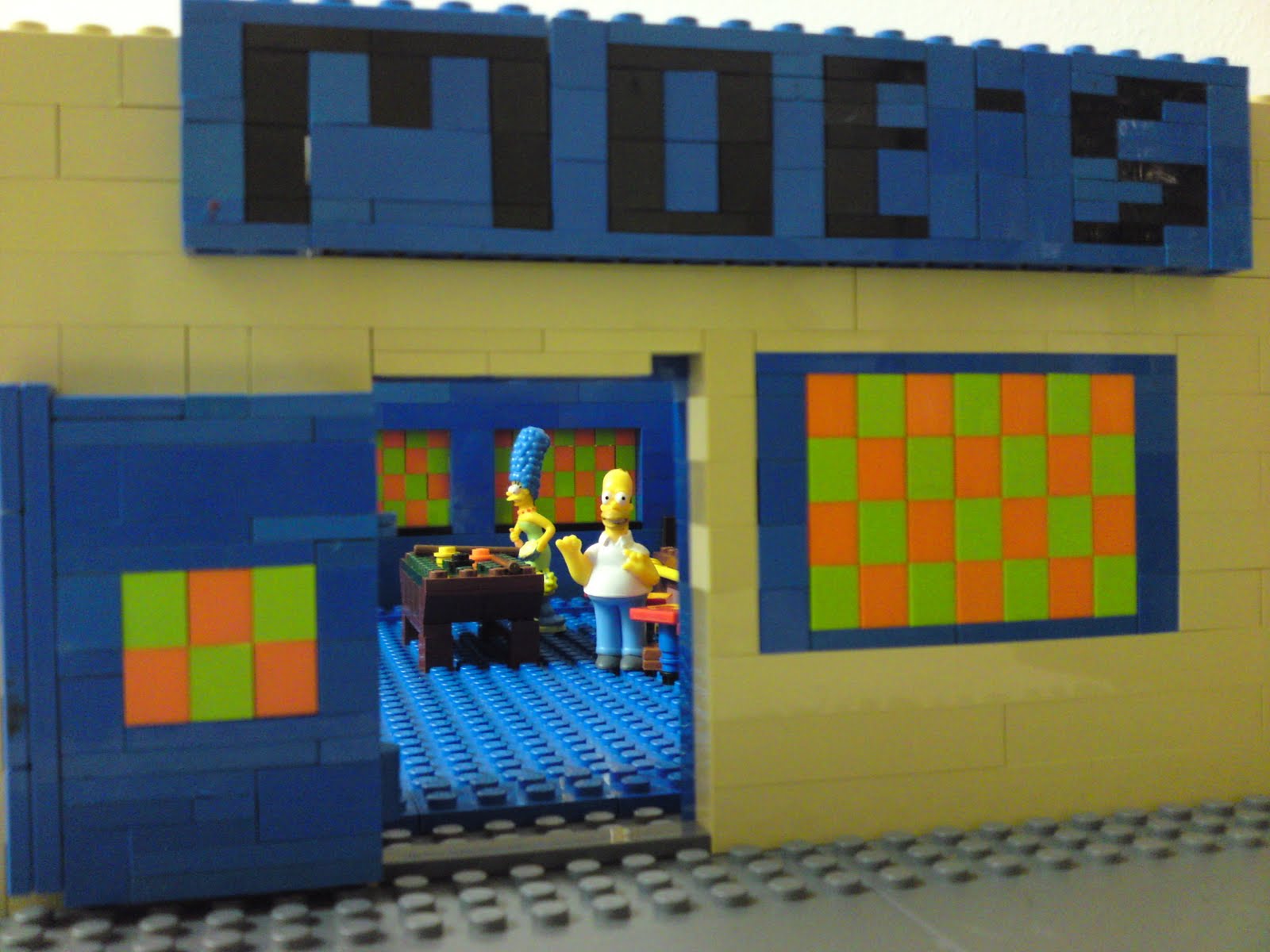 Lego Nerds: Simpsons Springfield Lego Moe's Bar