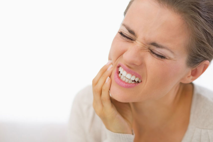 When does the tooth Pain??