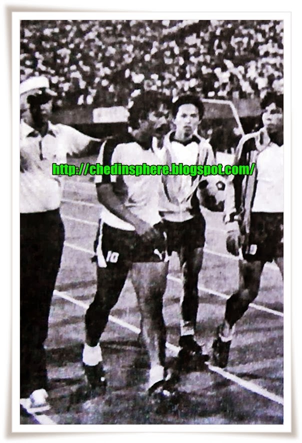 .chedinsphere.: Layangan kad merah pertama kepada SuperMokh (Allahyarham).