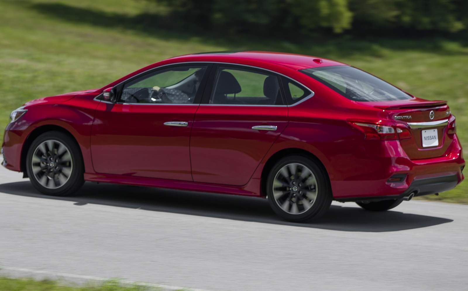 Nissan Sentra SR Turbo 2017: fotos e especificações oficiais