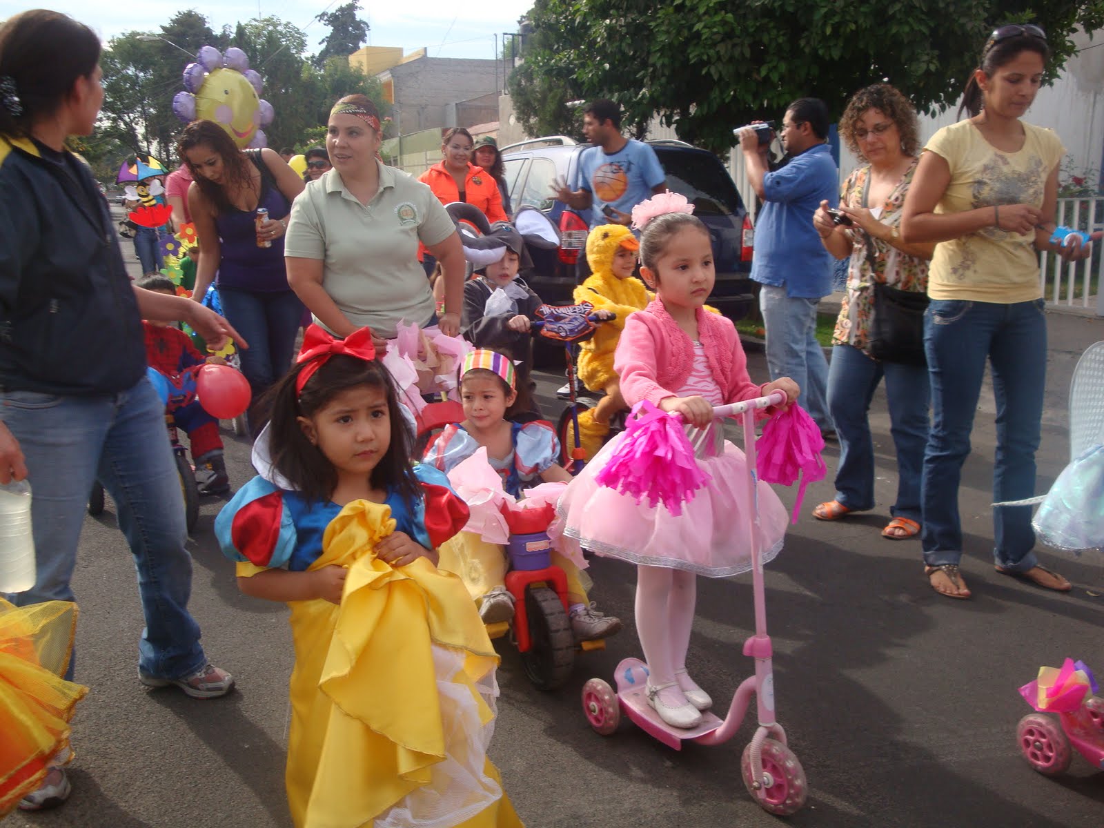 Colegio Español: DESFILE DE LA PRIMAVERA