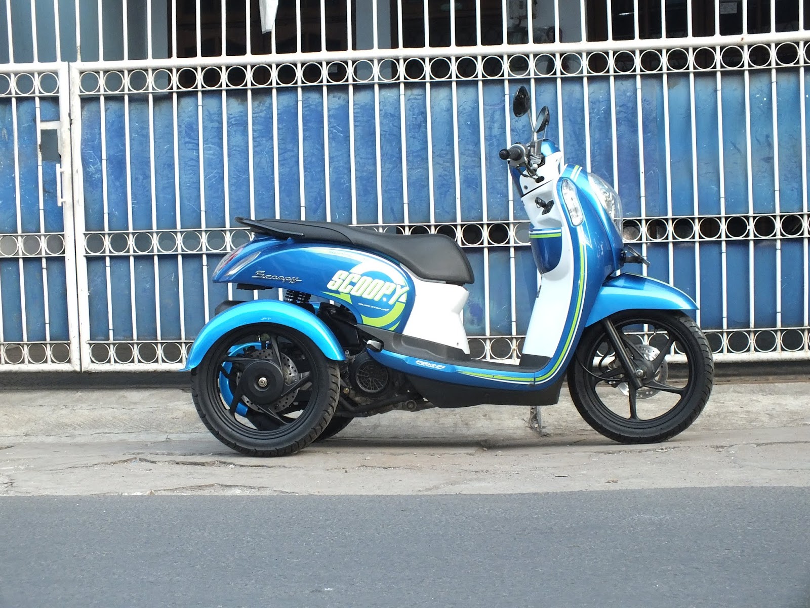 Oracle Modification Concept: HONDA SCOOPY F1 2016 Roda Tiga MINIMALIST ...