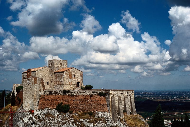 MY ARCHITECTURAL MOLESKINE®: A GLANCE AT VERUCCHIO, ITALY