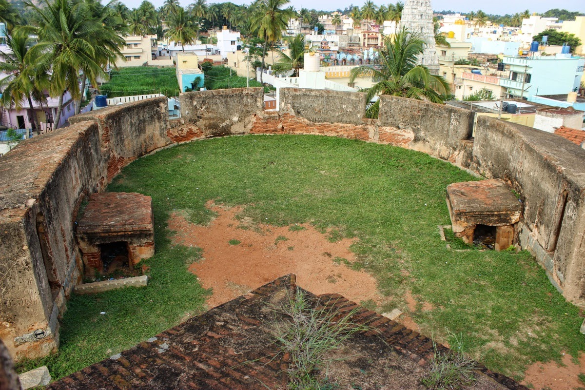 Journeys across Karnataka: Fort Devanahalli