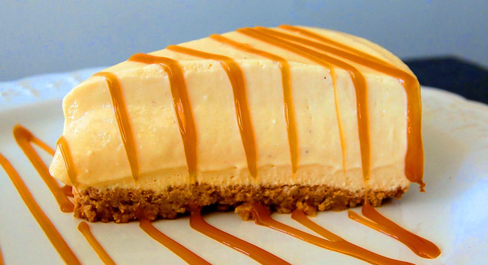 Chef Adriana Avelar: Cheesecake de cajá com calda de caramelo salgado