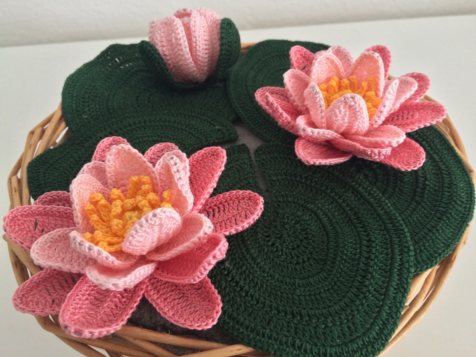 How to crochet a Water Lily