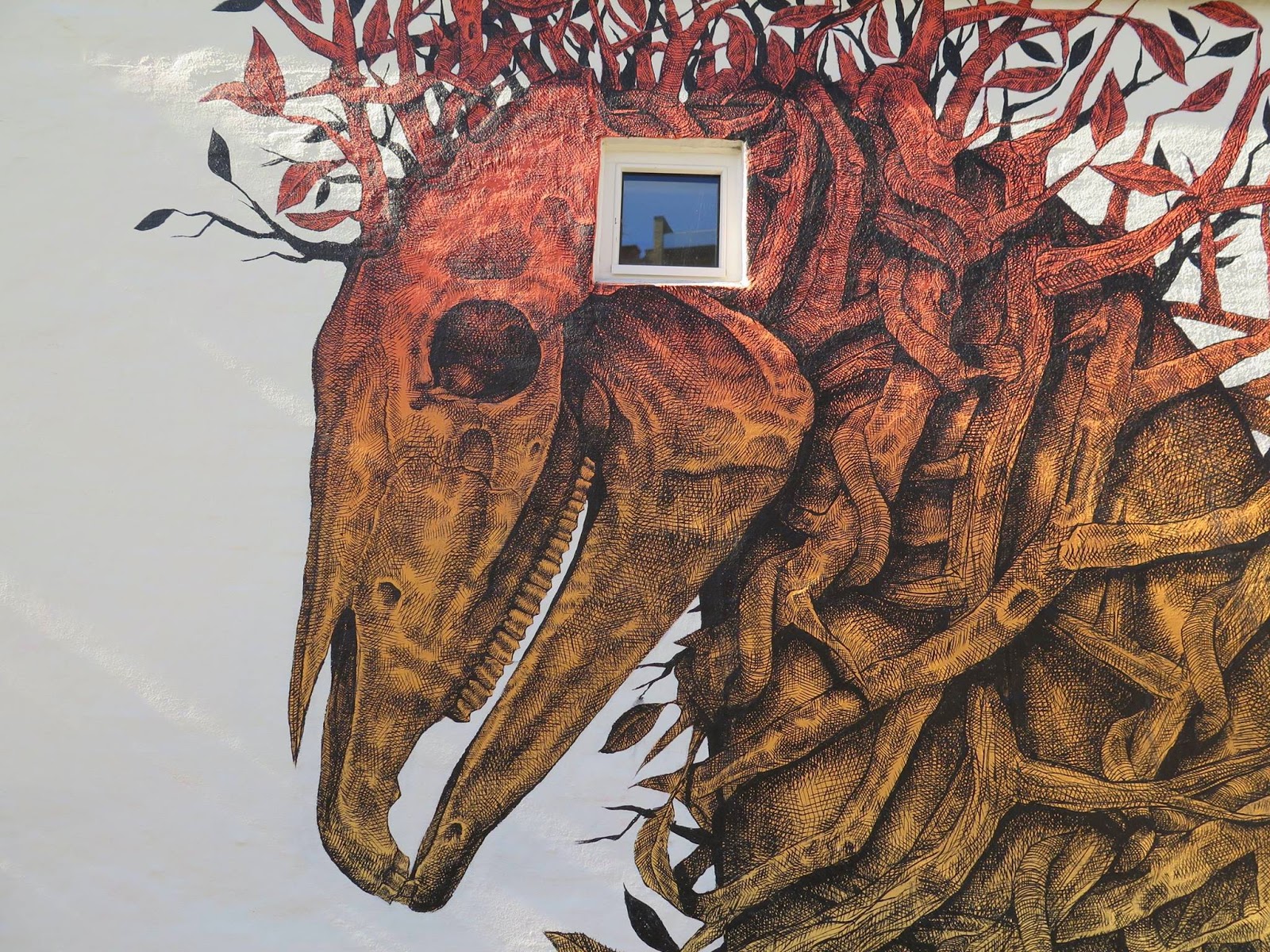 Alexis Diaz paints a new mural for We Aart in Aalborg, Denmark ...