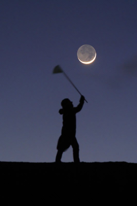 Playing With Moon [26 Pics] | ALL PHOTOZ