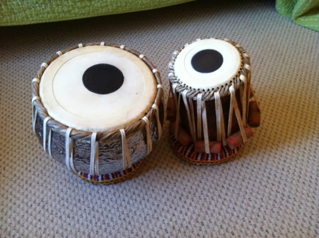 Blue O'Connell's Musical Adventures: Dhaa Dhaa! Experience my tabla