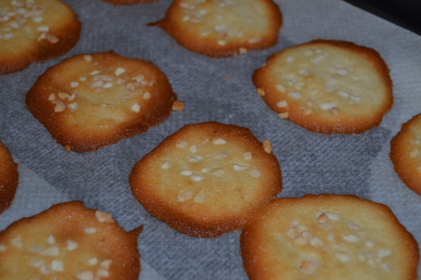 ENSUCRAT: TEULES DE PASTA CIGARETTE