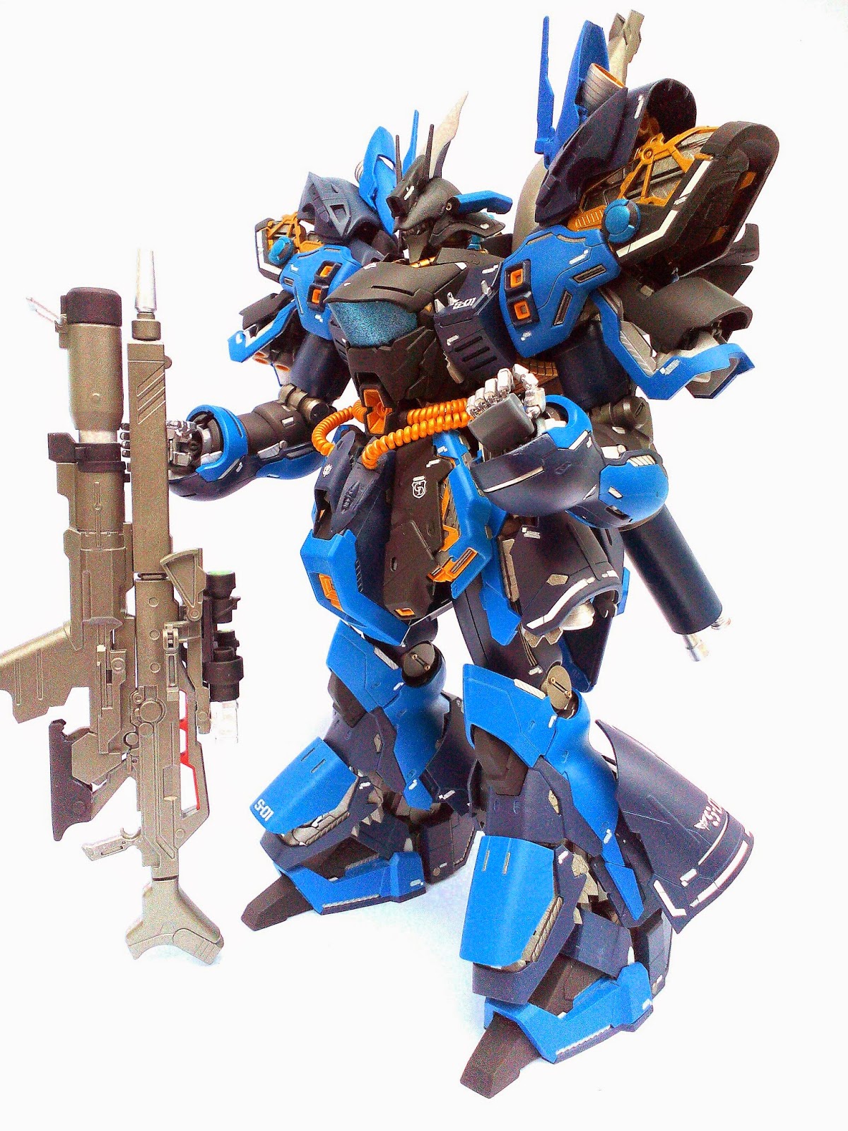 Custom Build: MG 1/100 MSN-04 Sazabi Ver. Ka "Blue"