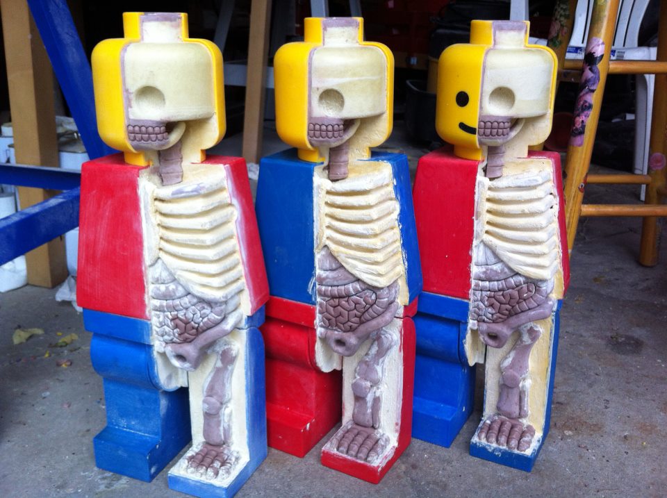 The Anatomy of a LEGO Man (95 Pics)