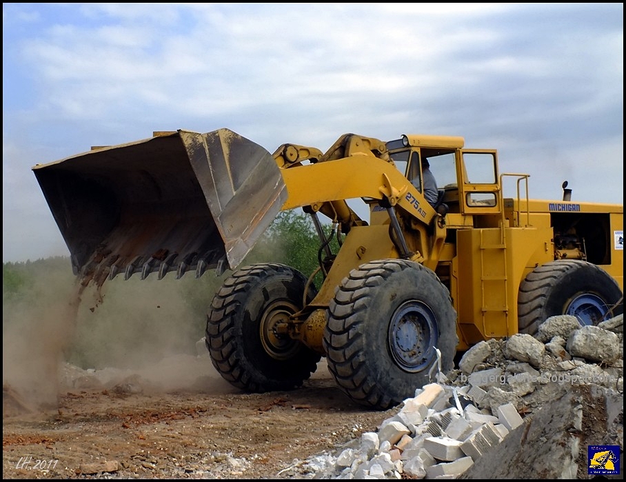 Bagger Galerie Construction Machines: Michigan 275 AIII Radlader ...