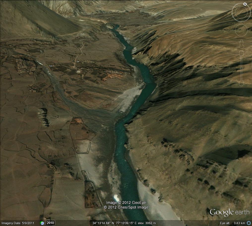 Filling up the Alchi dam | Sand Prints