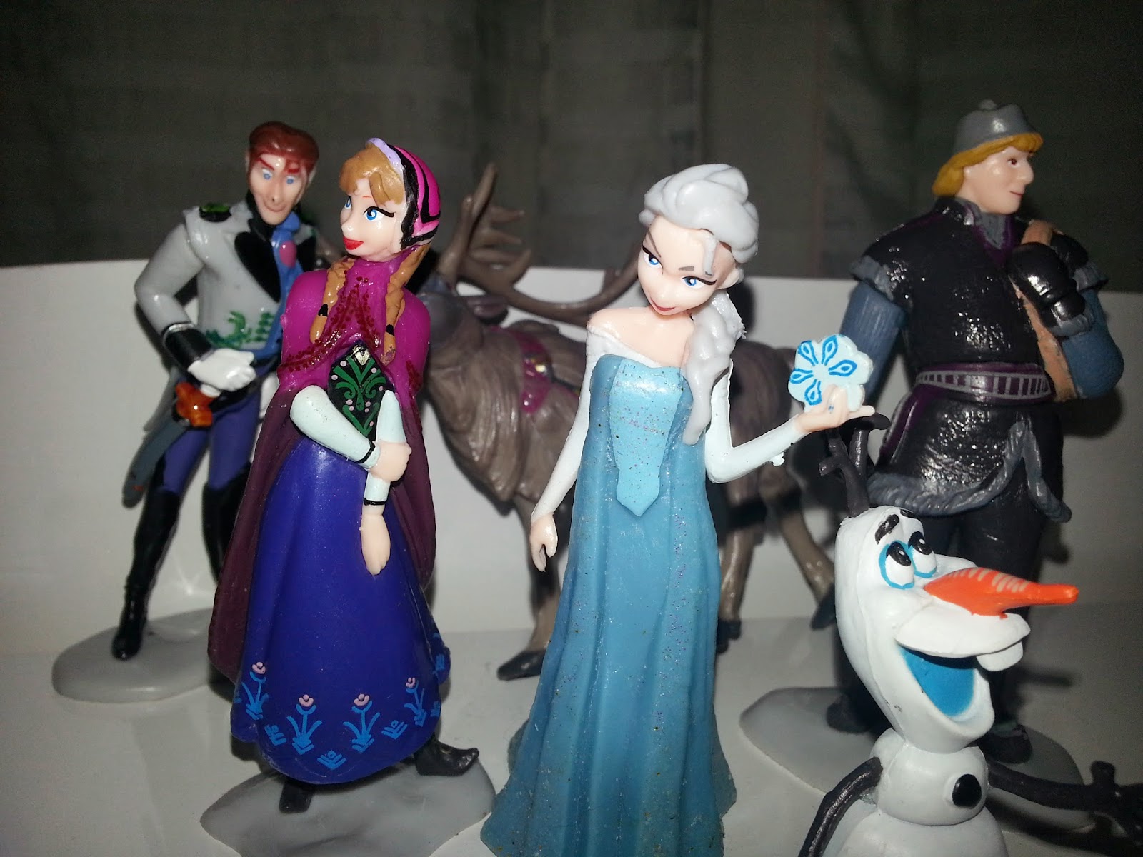 Coisas de crianca: Bonecos Frozen Disney