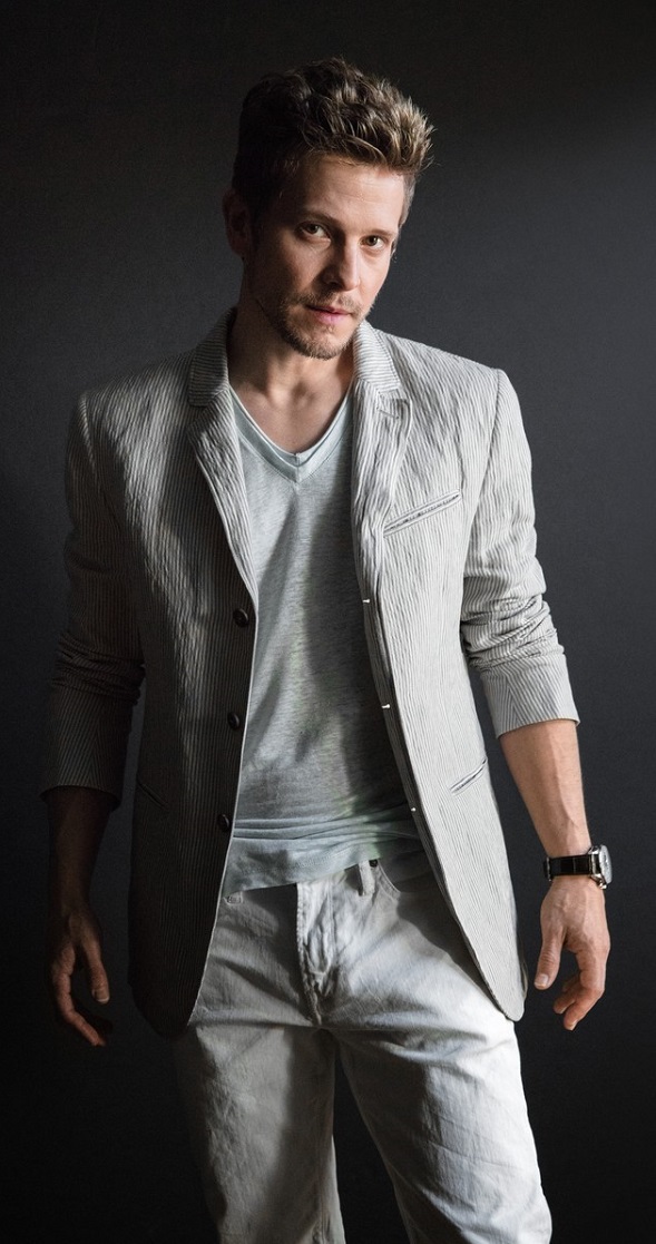 VJBrendan.com: Matt Czuchry in 'Da Man' Magazine