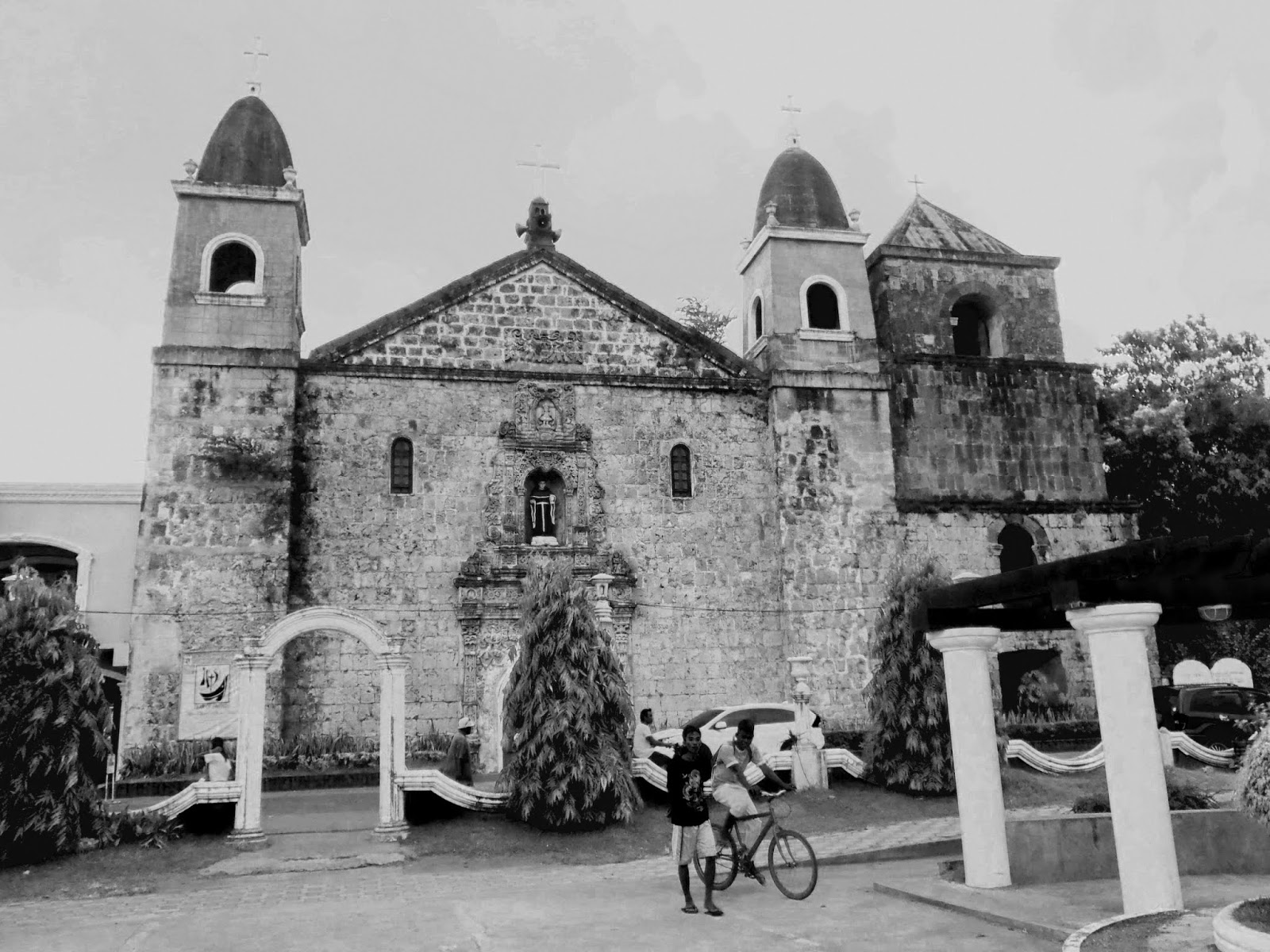 SIRANG LENTE: TIGBAUAN CHURCH, ILO-ILO