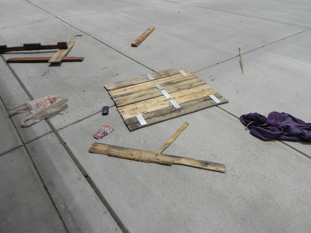 Life Unexpected: DIY Repurposed Pallet Sign