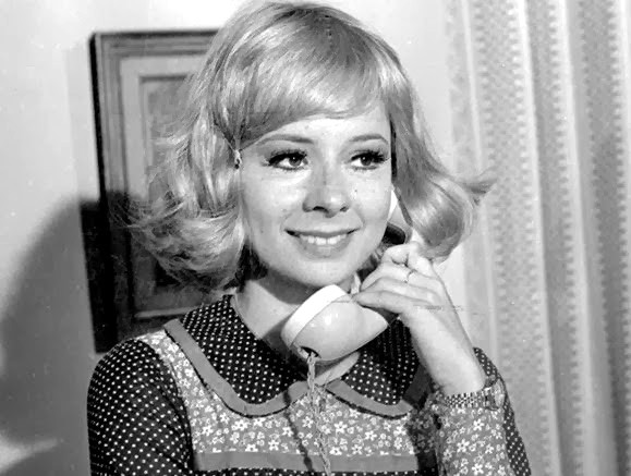 Astros em Revista: DÉBORA DUARTE UMA VIDA DIANTE DAS CÂMERAS