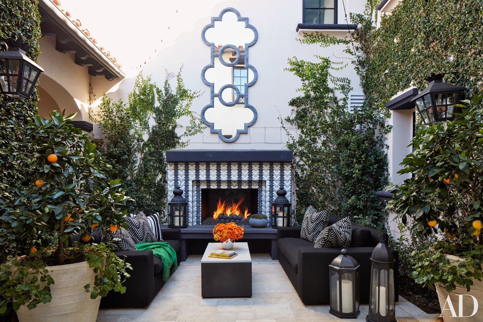 NURU THE LIGHT: STEP INSIDE KHLOE KARDASHIANS HOME!!!!