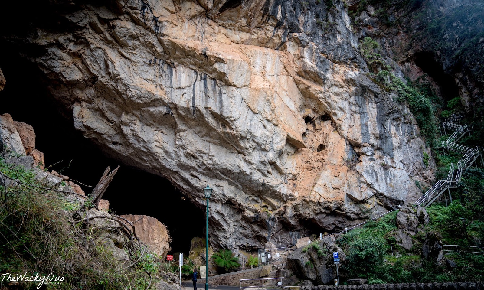 Jenolan Caves, Blue Mountains Guide and review - TheWackyDuo.com ...