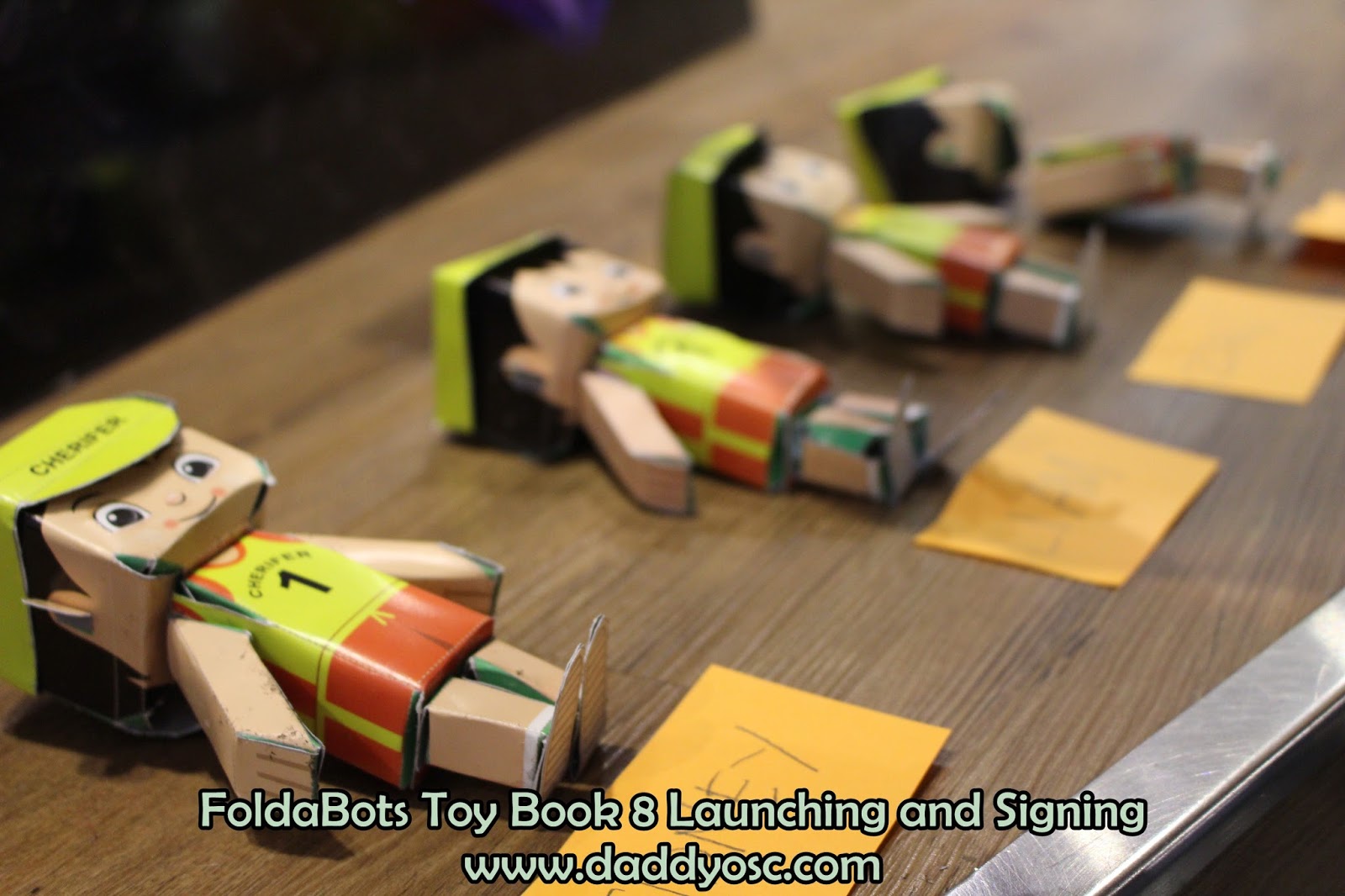 FOLDABOTS TOYBOOK 8 LAUNCHING AND SIGNING | Daddy O!