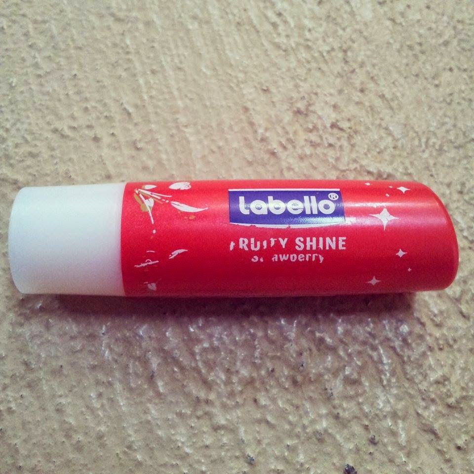 THE BEAUTY KHALEESI.: Labello Fruity Shine Strawberry Lip Balm Review