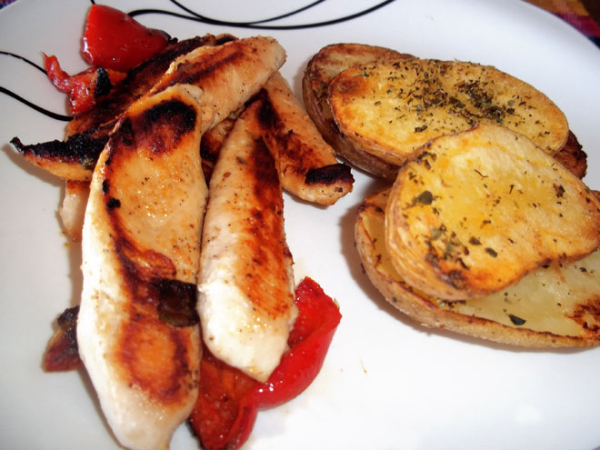 Delicias de ayer y de hoy: Pollo grillado con papas rústicas al horno